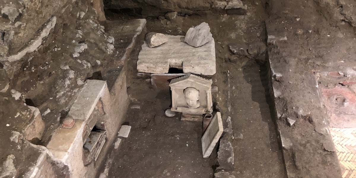 A new independent entrance o the Necropolis of the Via Triumphalis | PAVM