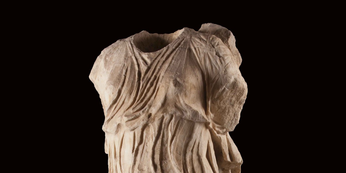 Statue of Aura | PAVM