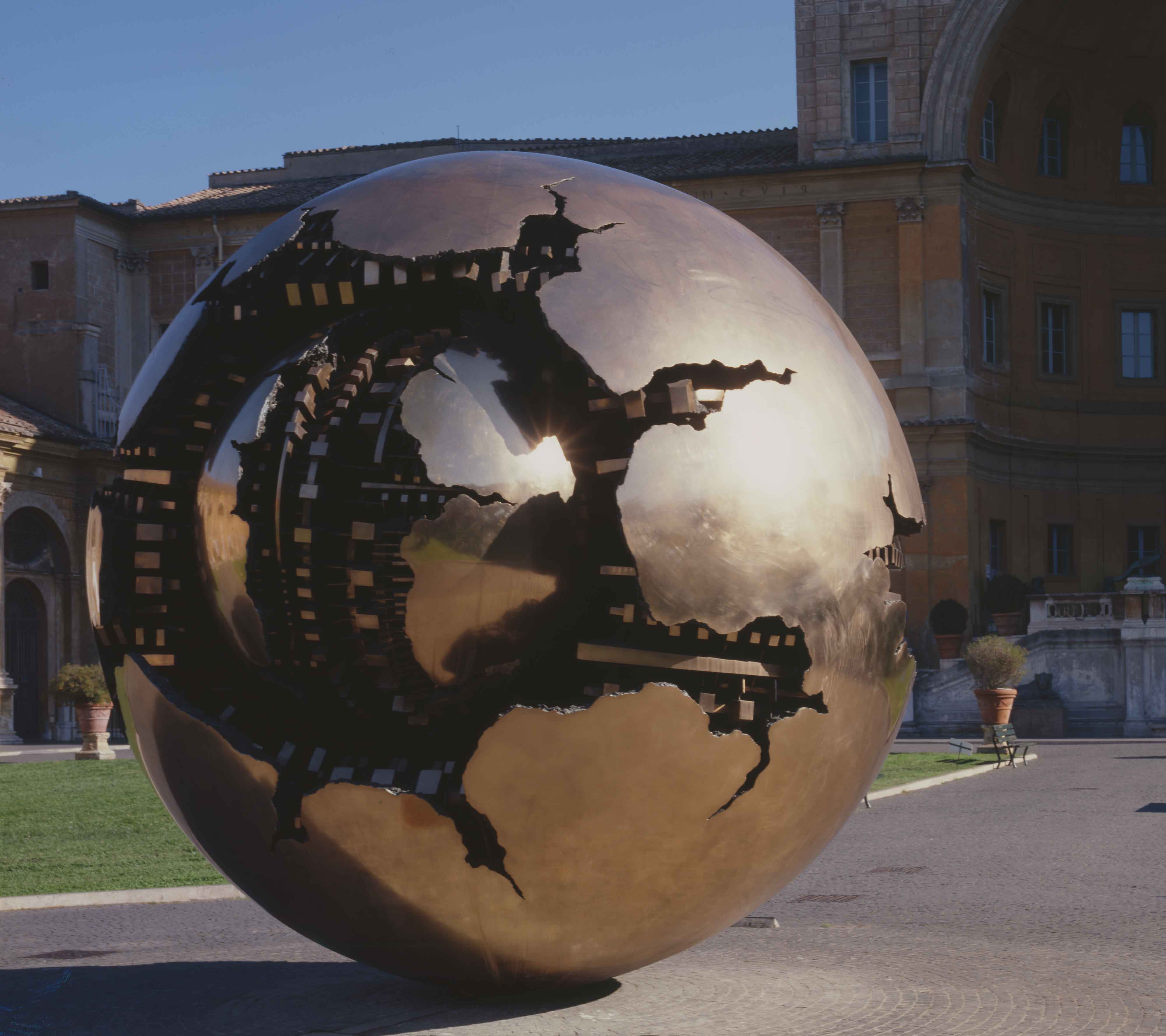 Sphere within a Sphere | PAVM